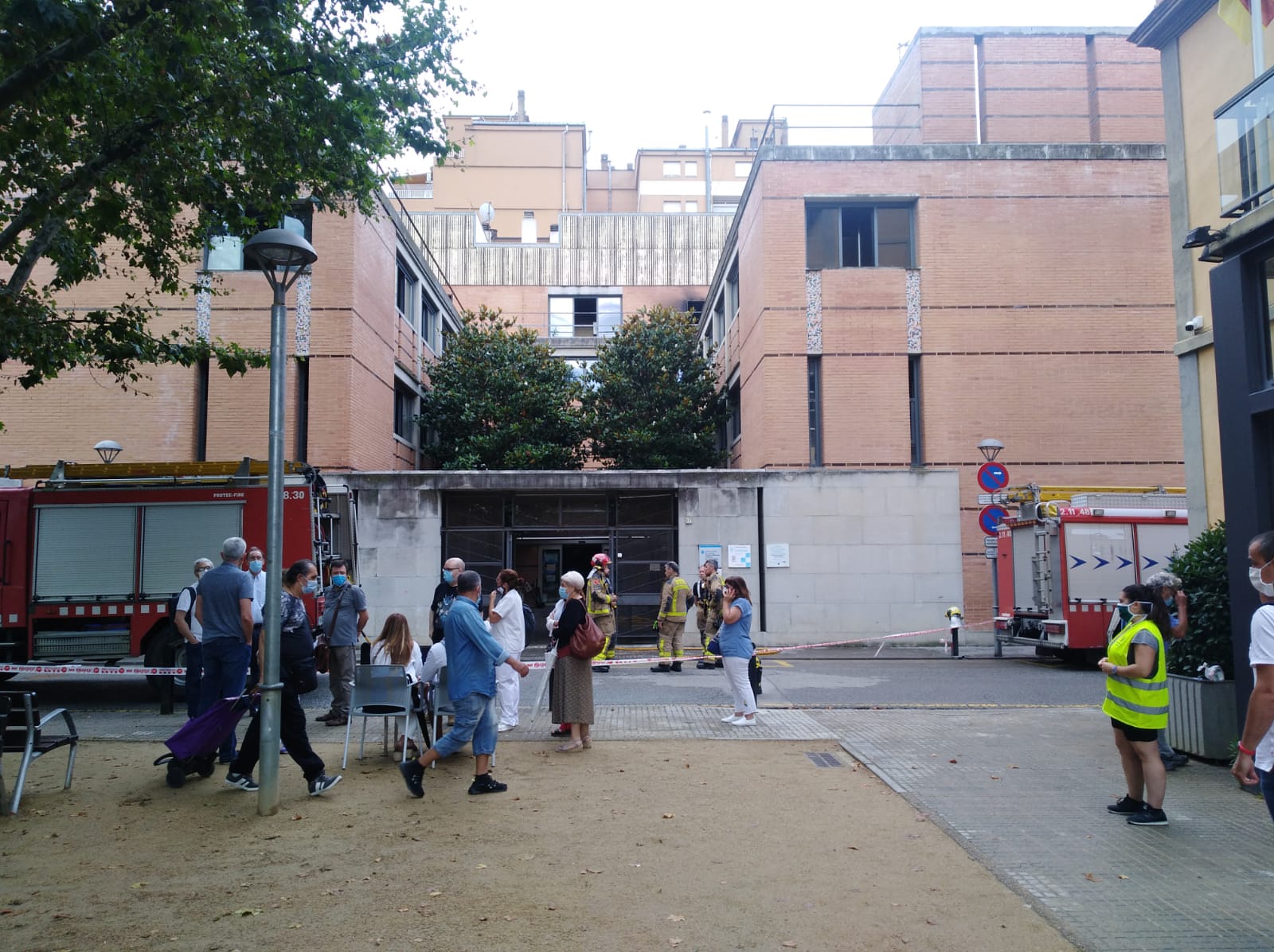 Incendi en el CAP de Salt - TotSalt